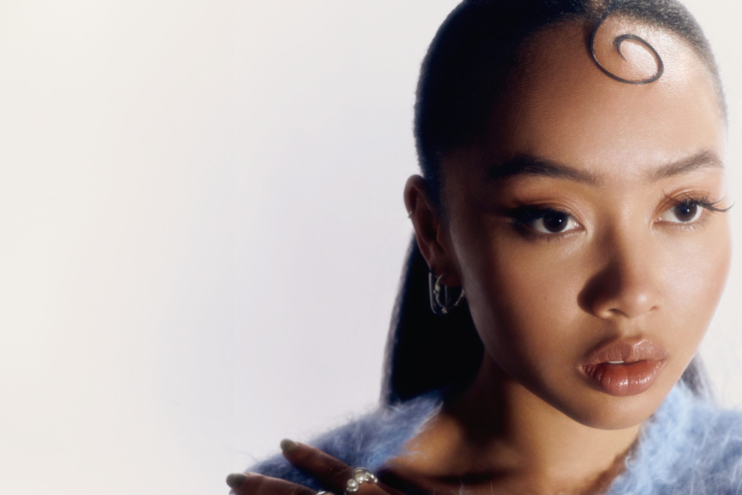 Griff is flying high: "People listen to me for honest stories and interesting pop music" - Dork