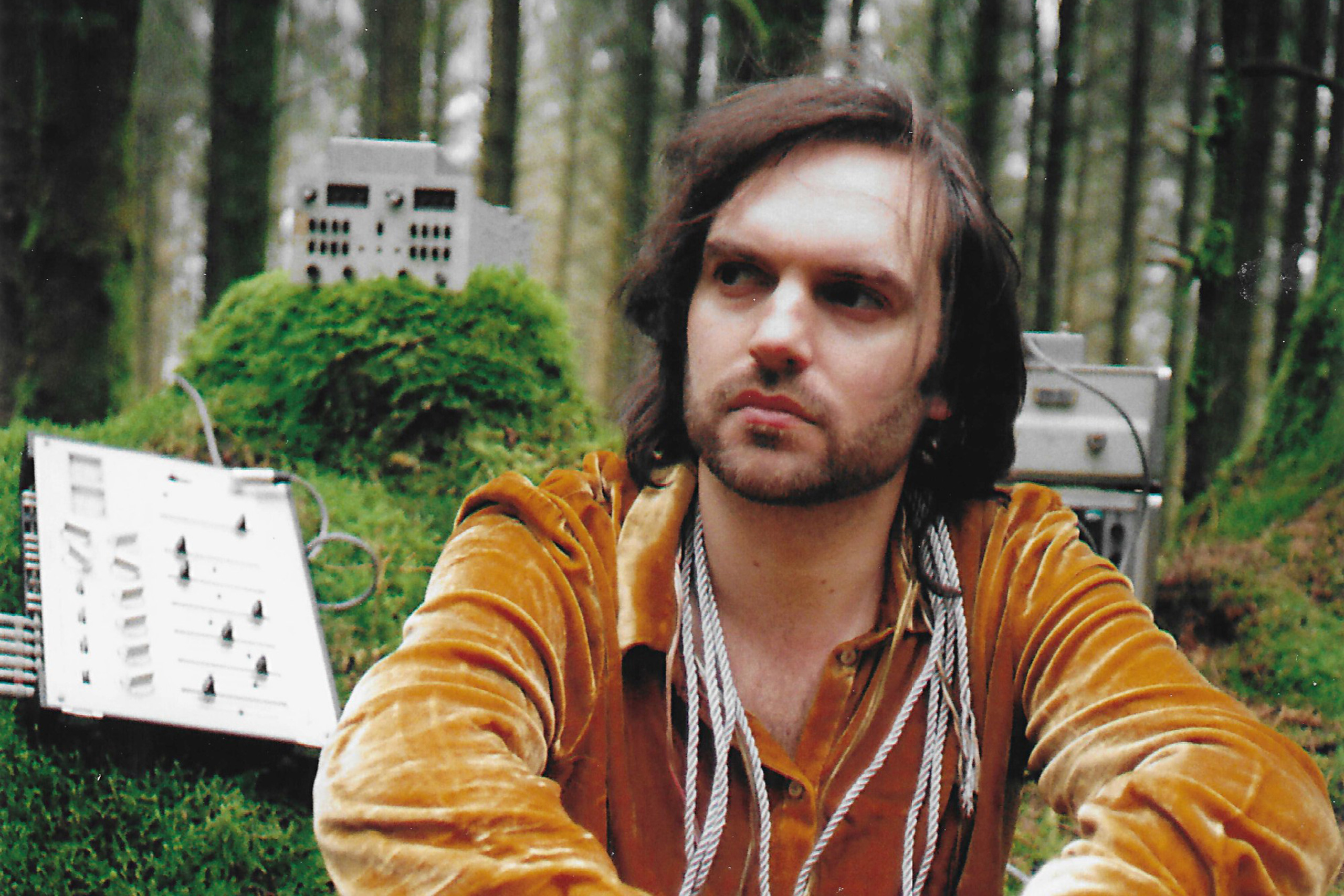 LA Priest's new EP cut 'Apple' is "a pep talk from an alien" - Dork