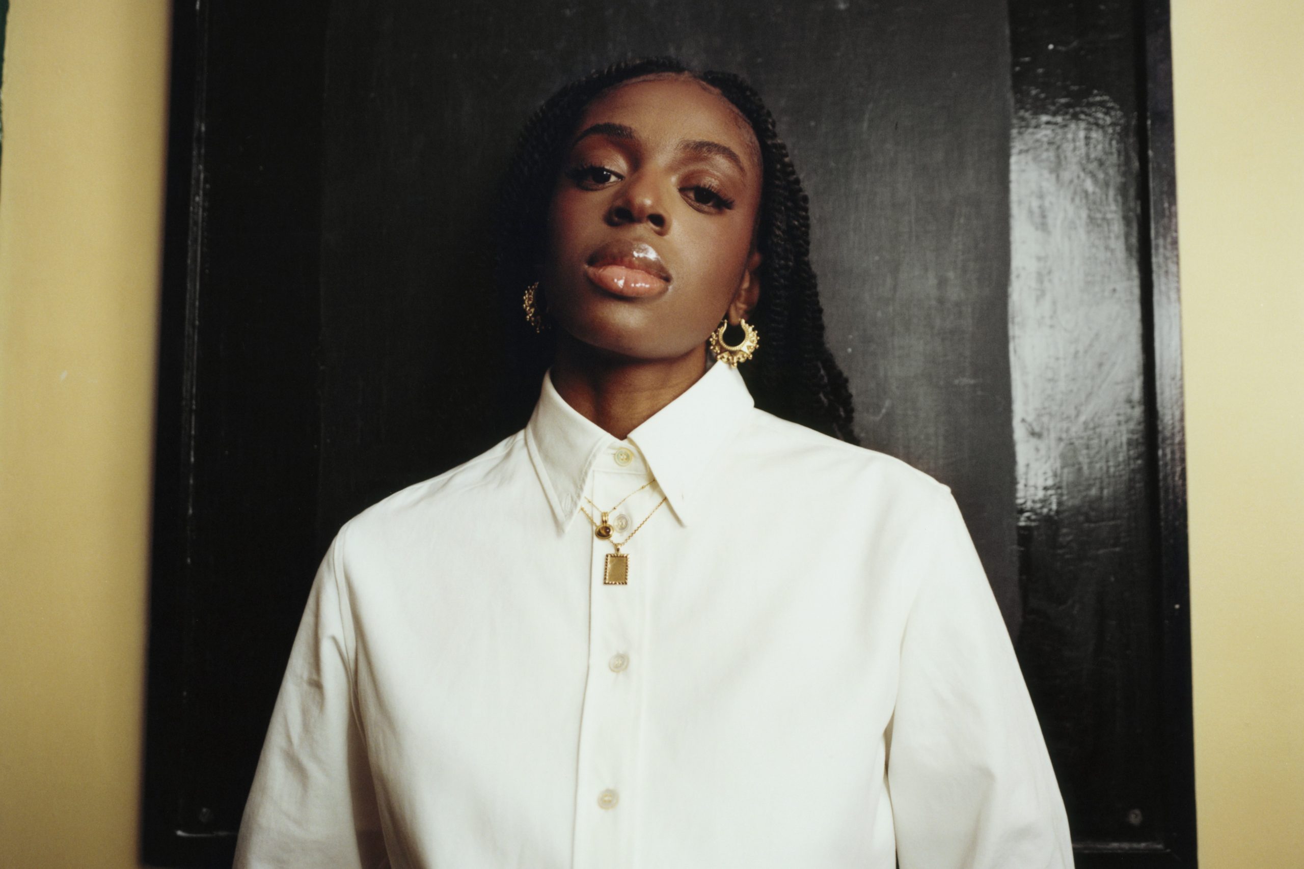 Cat Burns has released a flirtatious new single 'Girls!' to kick off ...