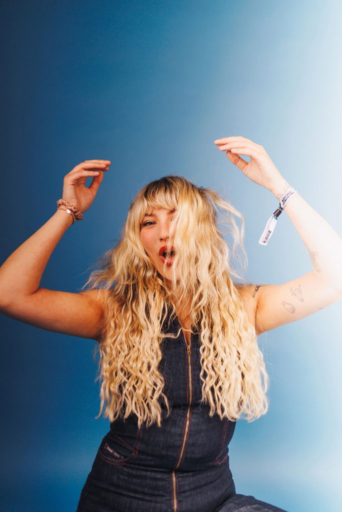 It's raining rats and frogs - Cate's new sadbanger 'Girlfriend' is a 5 ...