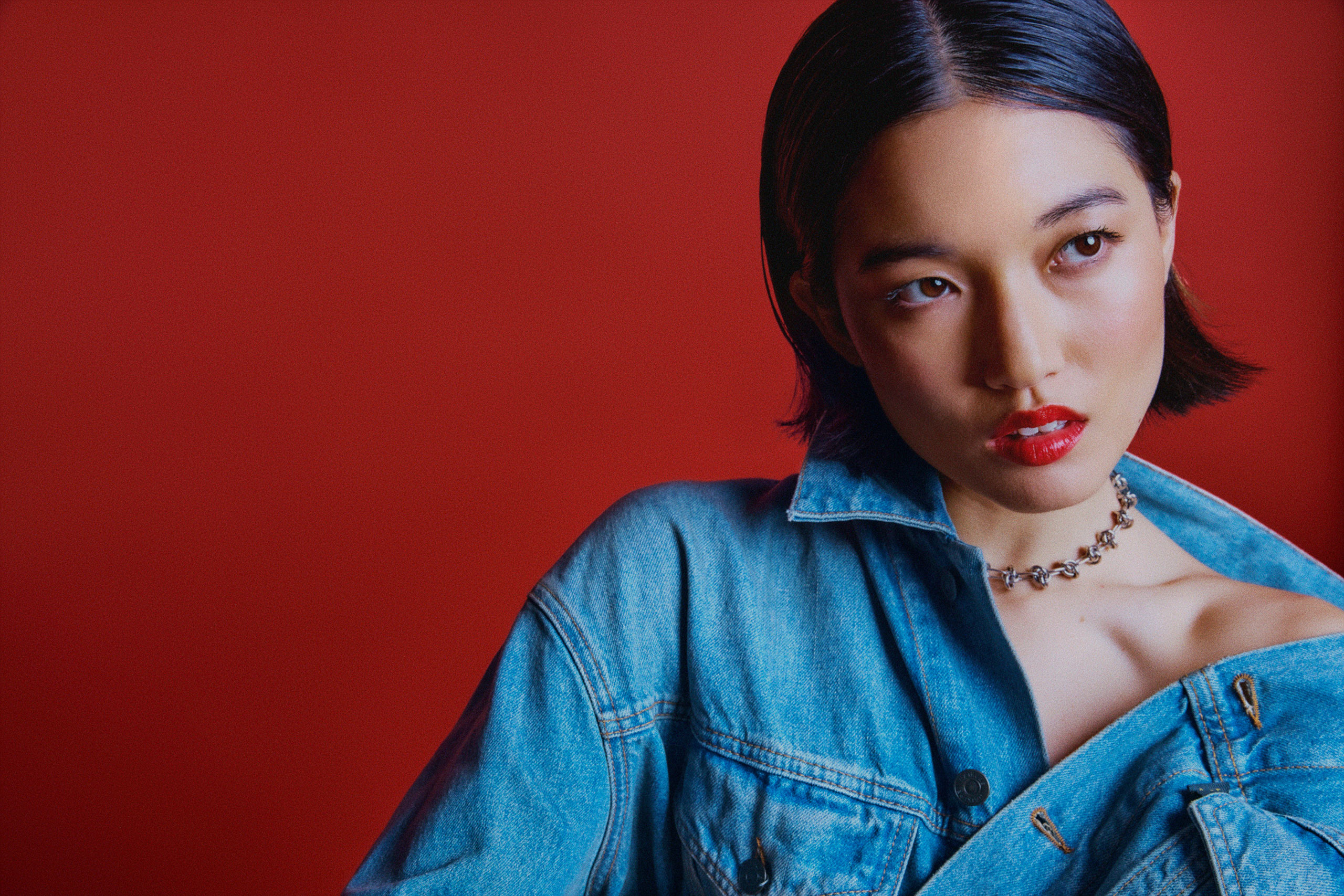 Chloe Qisha has released her fab second EP, 'Modern Romance' - Dork